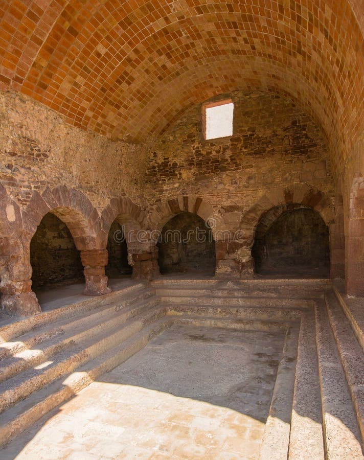 Openbare Baden Van De Oude Romeinen Stock Afbeelding - Image of bogen ...