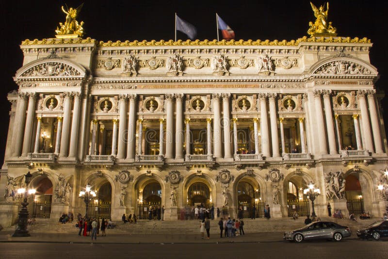 Oper Garnier nachts, Paris redaktionelles stockbild. Bild von fassade ...