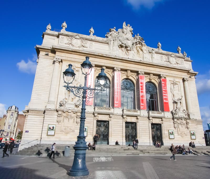 Opera of Lille at night editorial stock image. Image of rain - 46841894