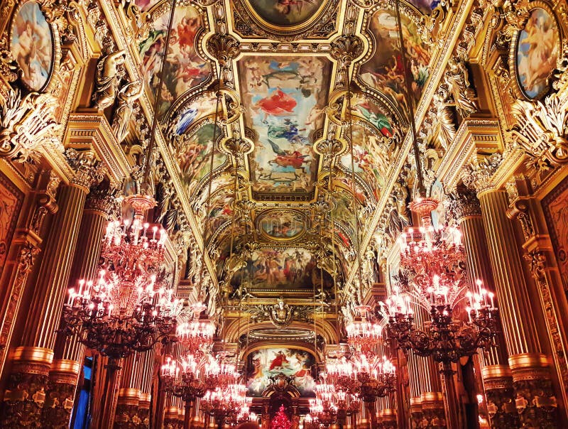 Opera Garnier Palace imagem de stock. Imagem de ouro - 135818409
