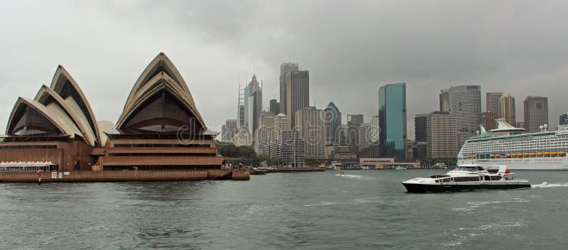 Opera House in Sydney editorial stock photo. Image of gloomy - 45174378