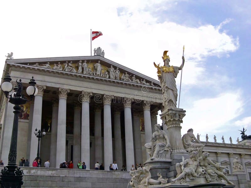 Opera house in Vienna editorial stock image. Image of classical - 70125994