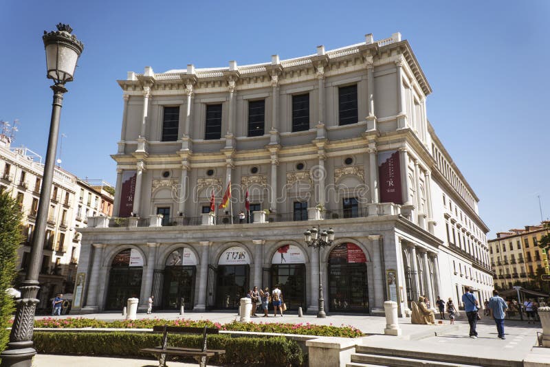 Opera theater in Madrid editorial photography. Image of architecture ...