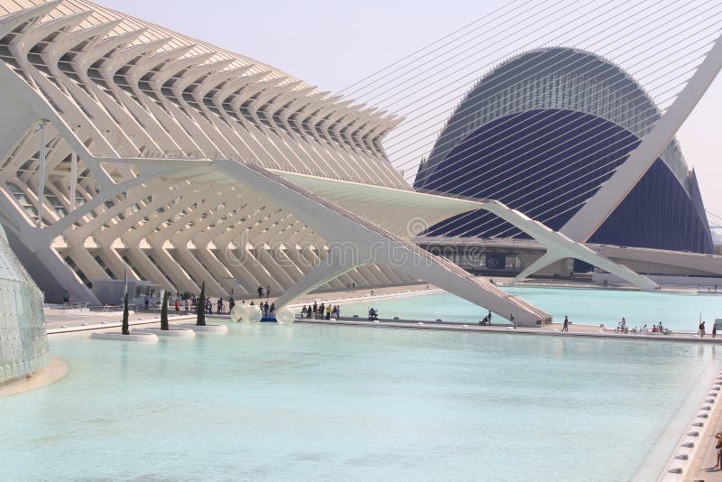 Opera Building in Valencia, Spain - Modern Architecture, Fountains ...