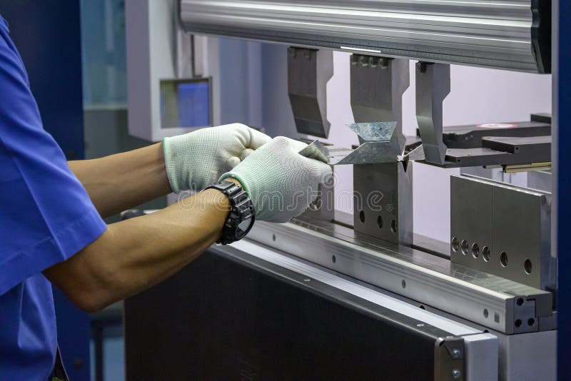 Operation of Hydraulic Bending Machine with Forming Die by Skill ...