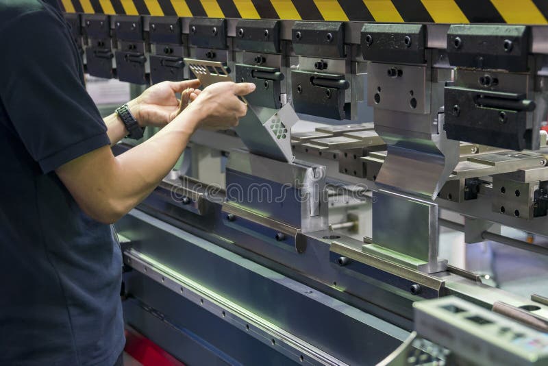 Operation of Hydraulic Bending Machine with Forming Die by Skill ...