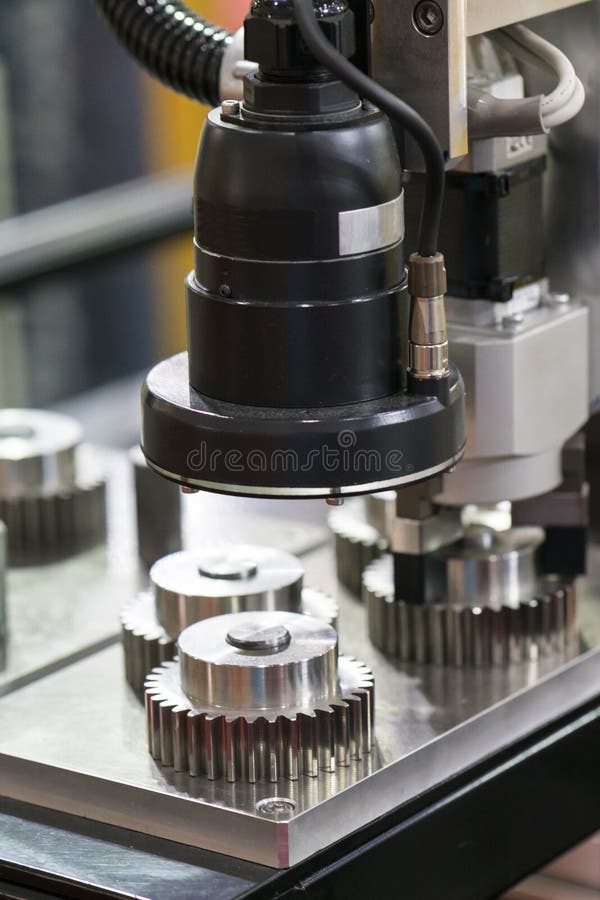 Operator Inspection High Precision Part by CMM Coordinate Measuring ...