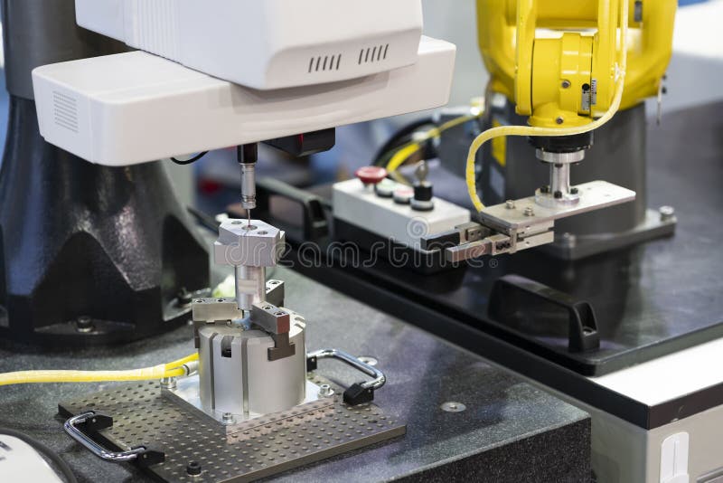 Operator Inspection High Precision Part by CMM Coordinate Measuring ...