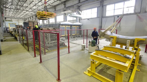 The Operator Lifting Device Timelapse, Lift Loads Using Lifting Magnet ...