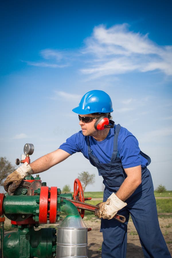 Oil and Gas Well Drilling Worker Stock Photo - Image of metal ...