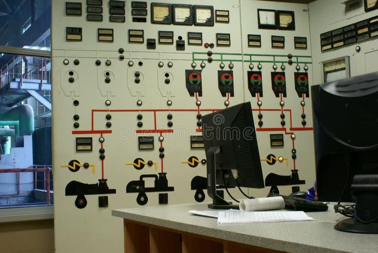 465 Control Room Operator Power Plant Stock Photos - Free & Royalty ...