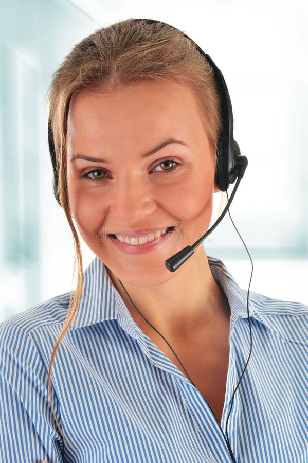 Operatore Di Call Center. Servizio Clienti. Servizio D'assistenza ...