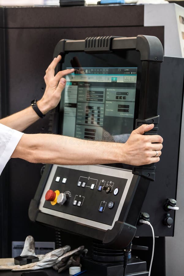 Operatore Della Macchina Di CNC Fotografia Stock - Immagine di ...