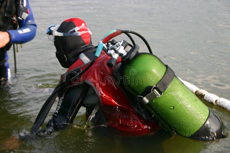 Operatore subacqueo immagine stock. Immagine di mascherina - 15468157