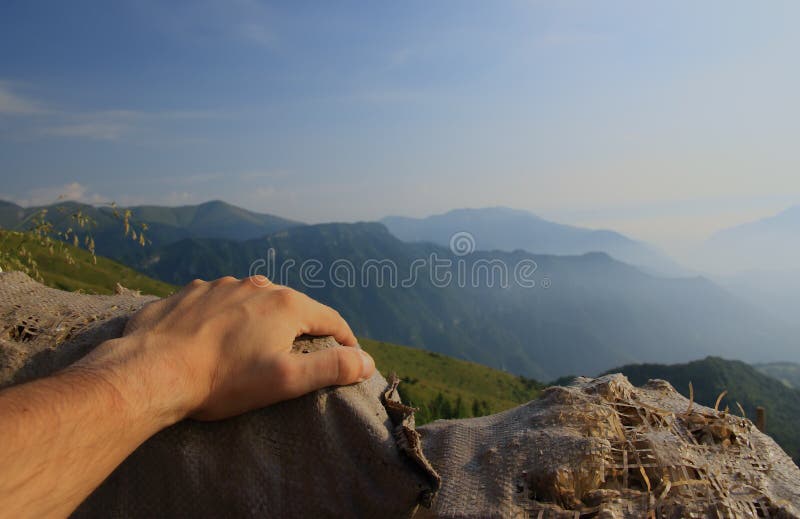 Opinión del foso imagen de archivo. Imagen de campo, bomba - 6037999