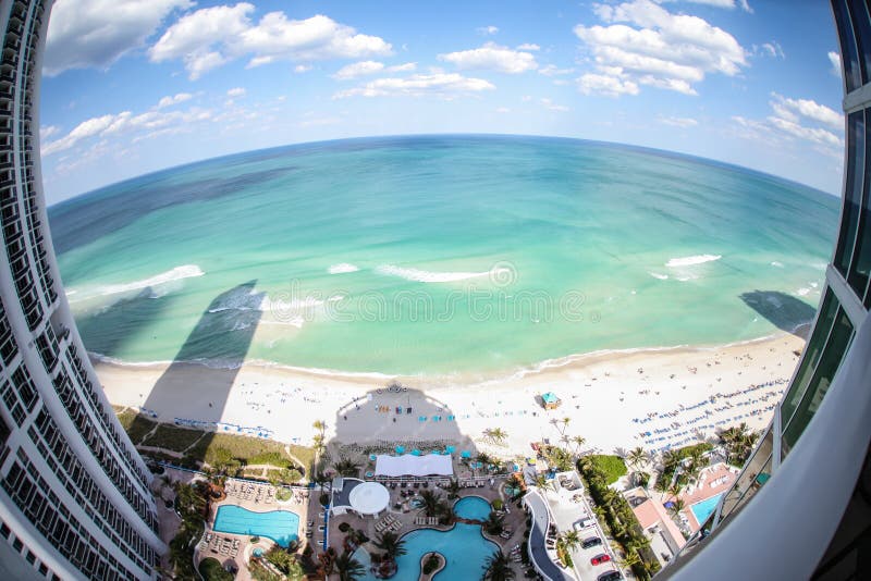 Opinión Del Pescado-ojo De Miami Beach Foto de archivo - Imagen de ...