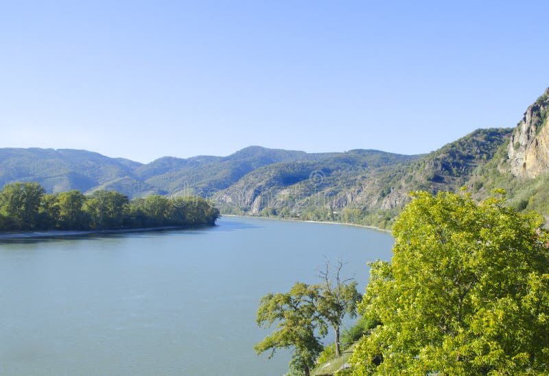 Valle De Danubio En Austria Foto de archivo - Imagen de valle, austria ...