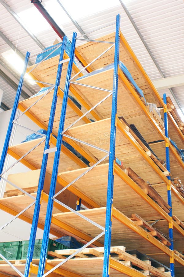 Opslagrekken stock foto. Image of industrie, plank, commercieel - 39916808