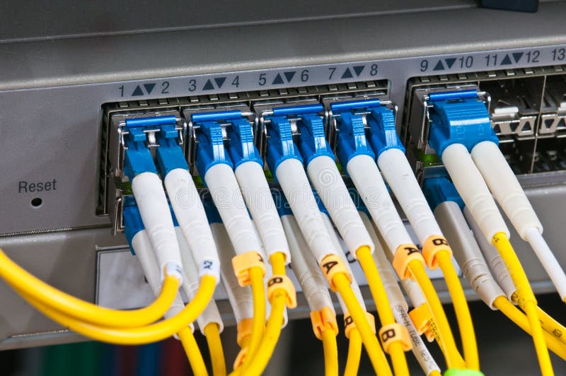 Optisk fiber arkivfoto. Bild av kontaktdon, internet - 27877346