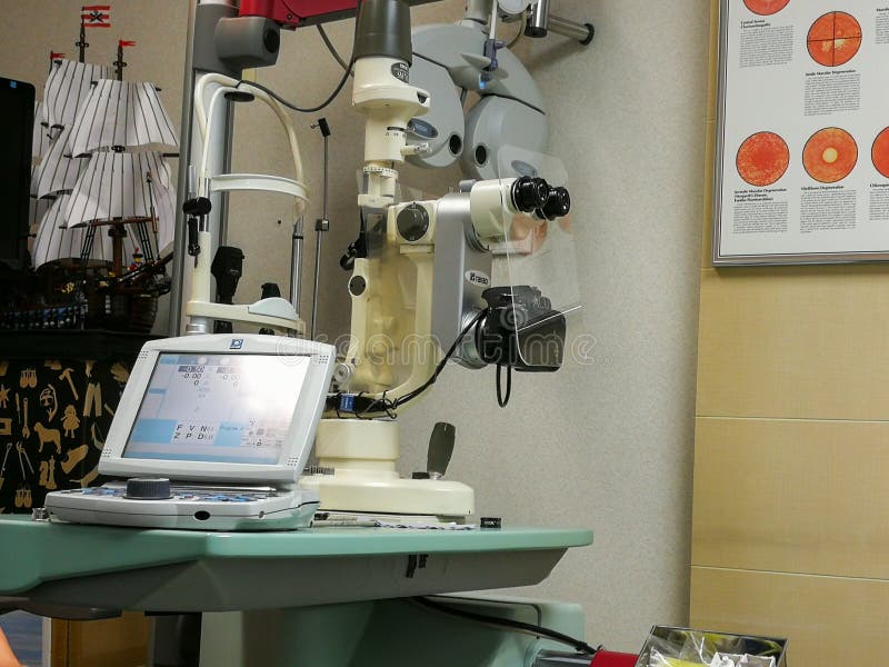 7/7/2020 Optometry Eye Test Machine in Eye Clinic, Hong Kong Editorial ...