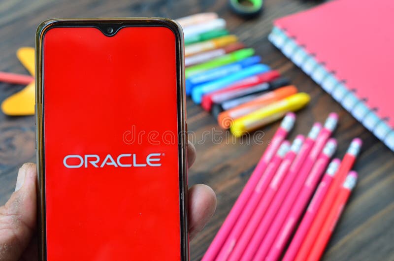 Oracle En Smartphone Popular En Todo El Mundo Fotografía editorial ...