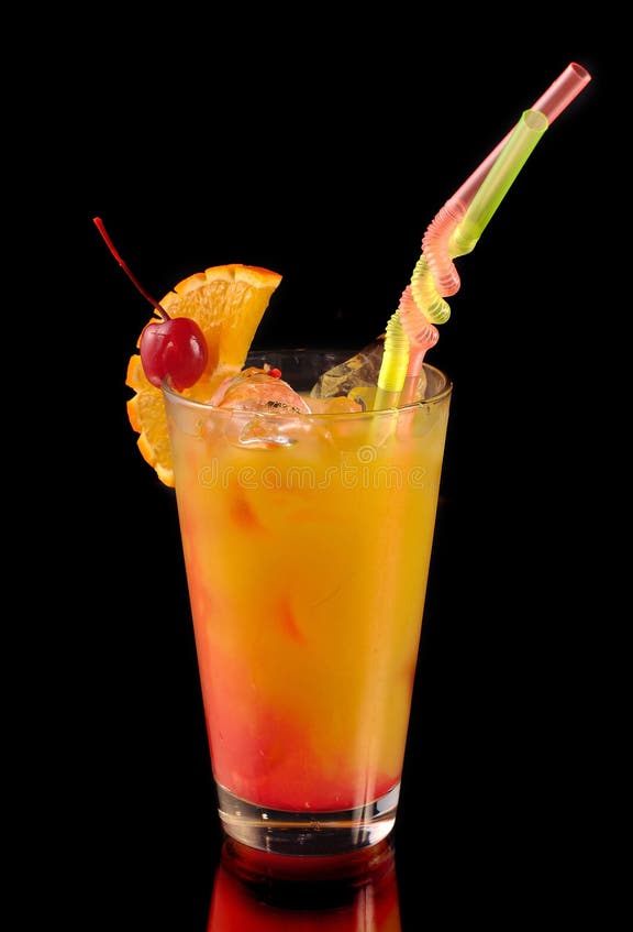 Orange Cocktail Mit Einer Kirsche Stockfoto - Bild von kirsche ...