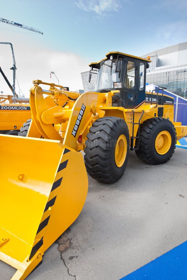 178 Orange Front End Loader Stock Photos - Free & Royalty-Free Stock ...