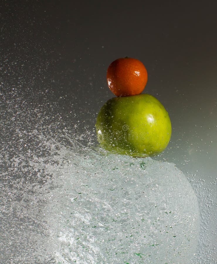 Orange and Green Apple Splash To Movement Stock Photo - Image of fresh ...