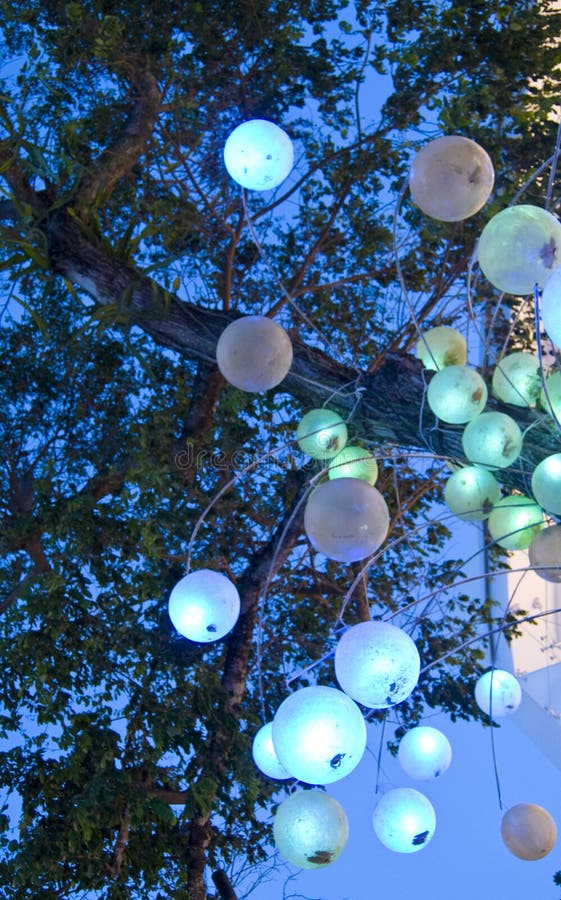 Orbes ligeros foto de archivo. Imagen de brillo, ilumine - 5609586