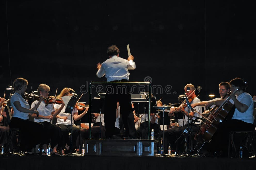 Orchestre Philharmonique Civique Image éditorial - Image du professeur ...