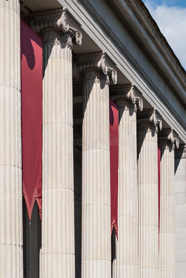 Colonna ionica di ordine immagine stock. Immagine di arte - 7628421