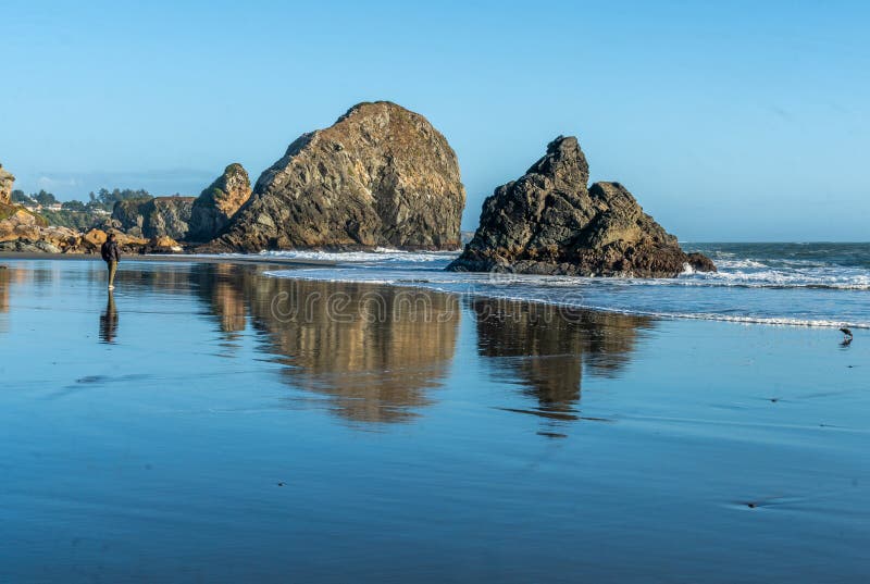 Oregon Beach Rock Fromations 2 Stock Image - Image of shoreline, nature ...
