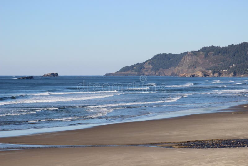Oregon Coast Cliffs Meet the Ocean Aves Stock Photo - Image of oregon ...