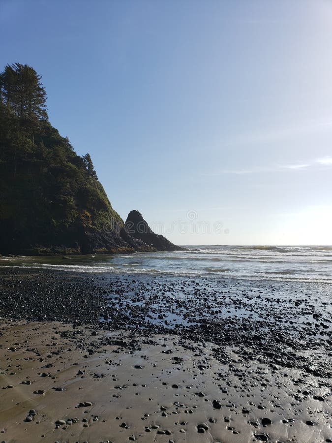 Oregon Coast Ocean View with Cliff Stock Image - Image of rocks, oregon ...
