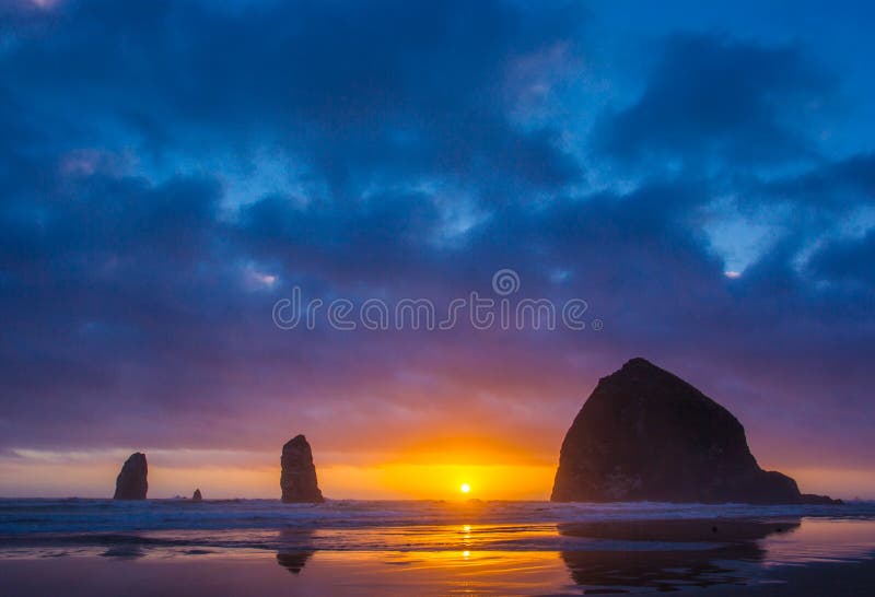 Oregon Coast stock photo. Image of north, intertidal - 75727480