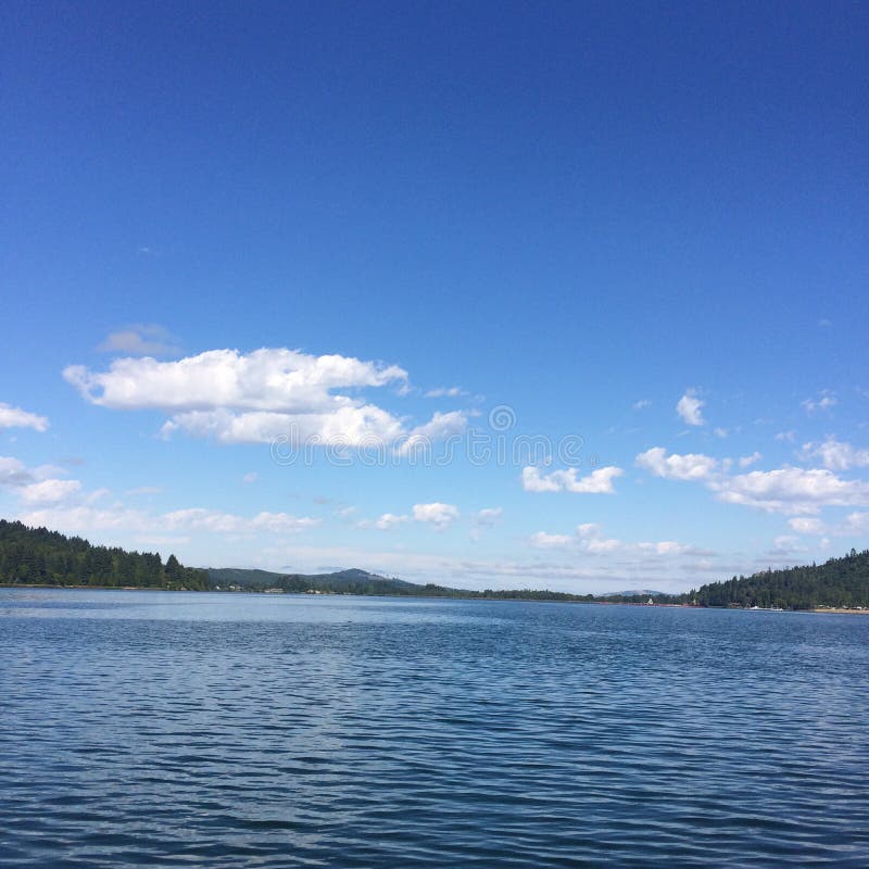 Oregon Rivers stock photo. Image of reflection, shore - 75216468