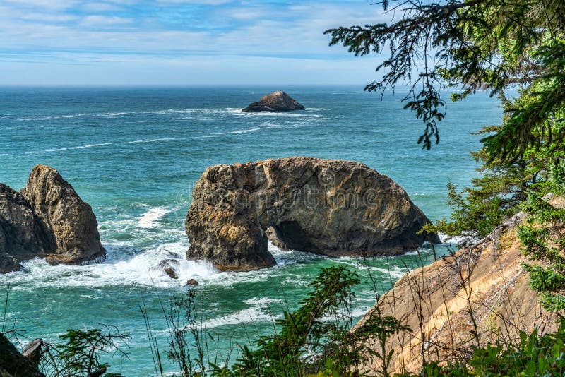Oregon Sea Land Arch stock image. Image of offshore - 293816945