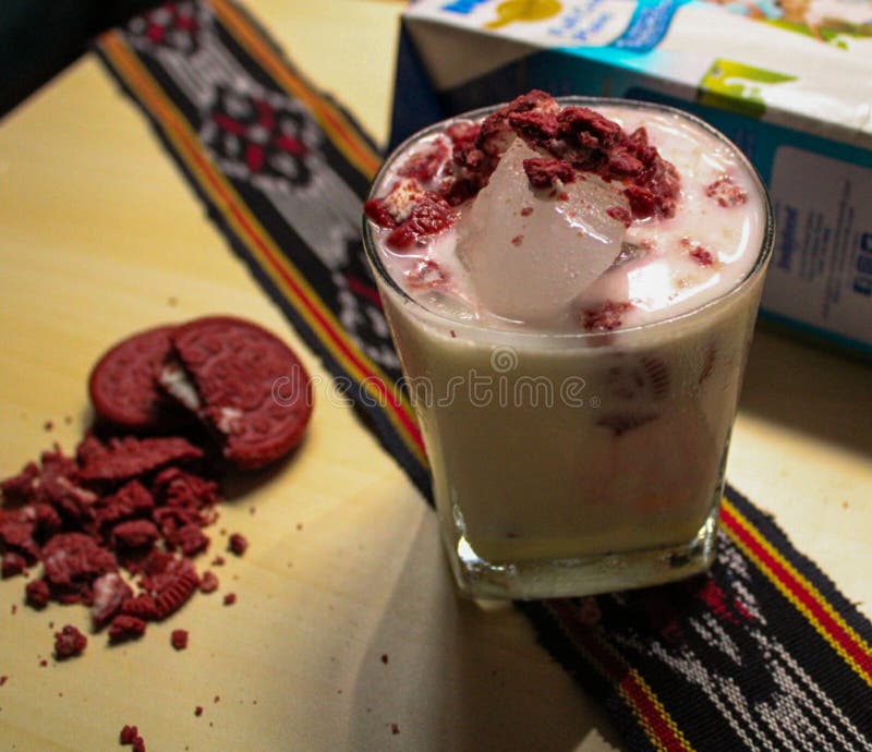 Oreo red velvet milk ice stock image. Image of velvet - 202969801
