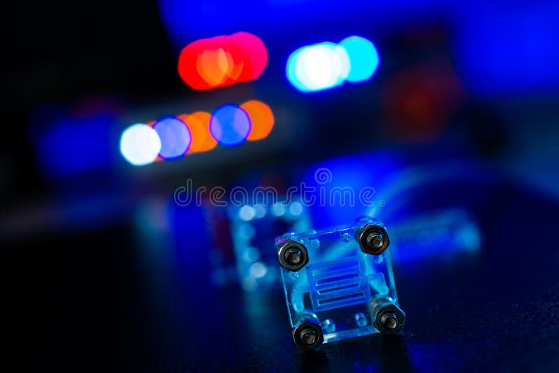 Organ-on-a-chip OOC - Microfluidic Device Chip that Simulates ...