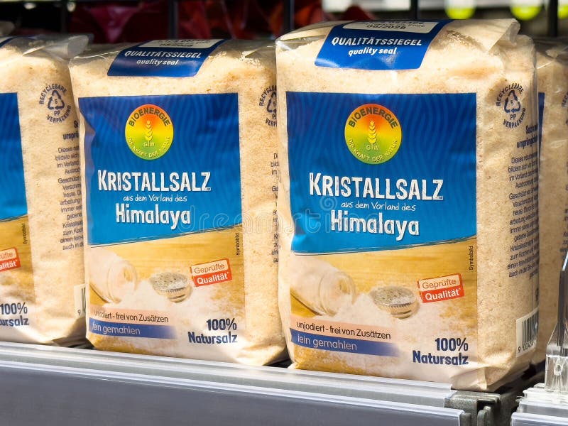 Organic Himalayan Crystal Salt Packaging on Store Shelf with Quality ...