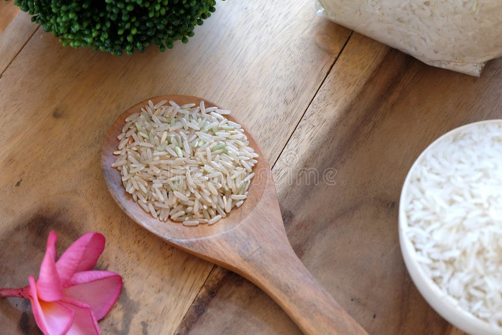 Organic thai jasmine rice stock image. Image of jasmine - 80462939