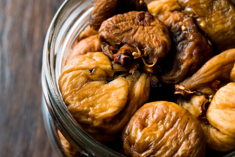 Organische Getrocknete Feigen in Einem Glas Stockbild - Bild von gesund ...