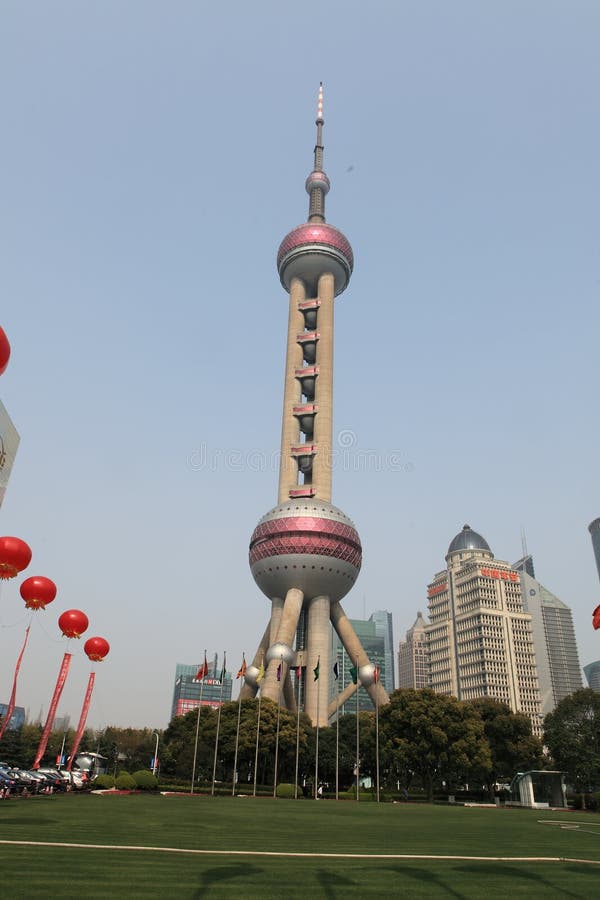 Oriental Pearl Tower editorial photo. Image of tower - 19182036