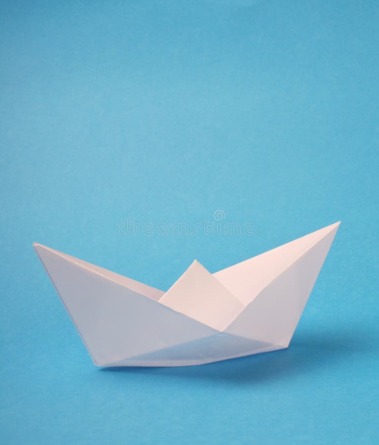 Origami-Papierboot stockbild. Bild von konzept, fertigkeiten - 33453013