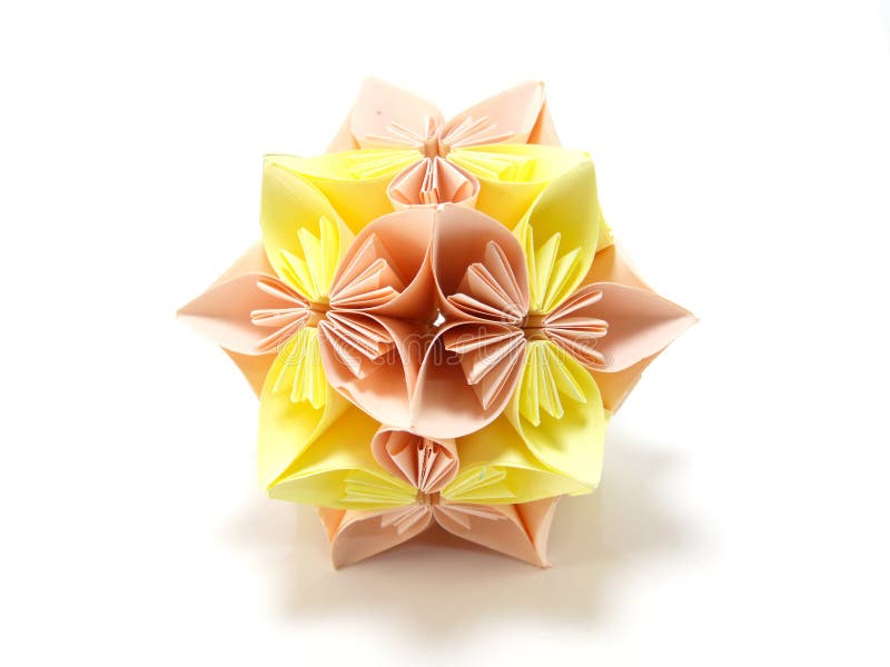 Origami Roze En Gele Bloemen Stock Foto - Image of bloei, zoet: 50772686