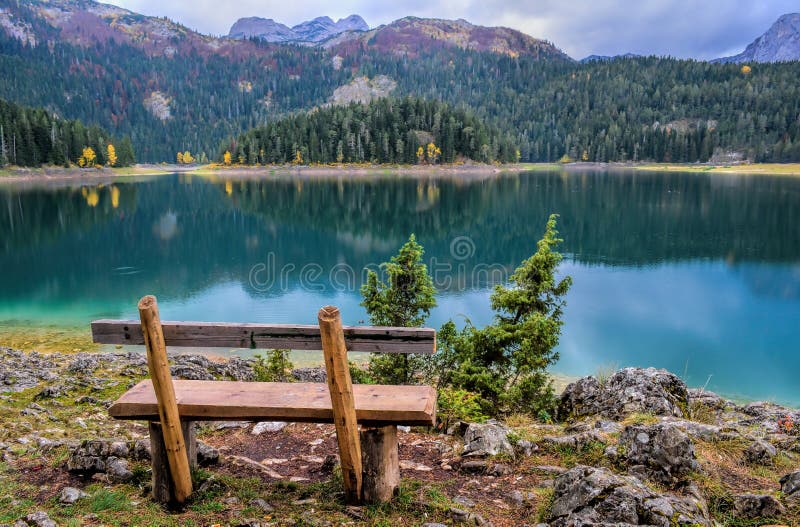 Orilla del lago imagen de archivo. Imagen de paisaje - 34908739