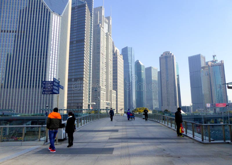 Orizzonte Di Schang-Hai Lujiazui Immagine Stock Editoriale - Immagine ...