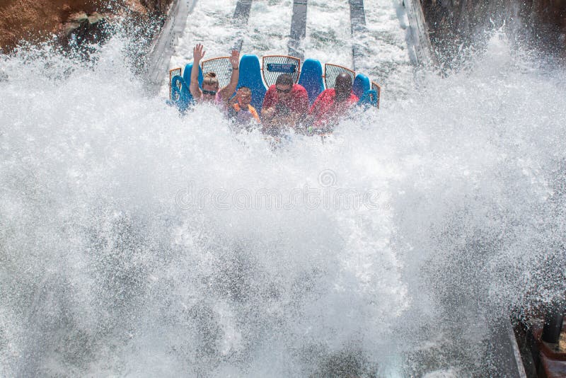 People Having Fun with a Big Splash in Infinity Falls at Seaworld 69 ...