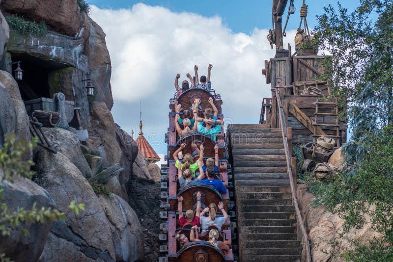 People Having Fun Seven Dwarfs Mine Train At Magic Kigndom 14