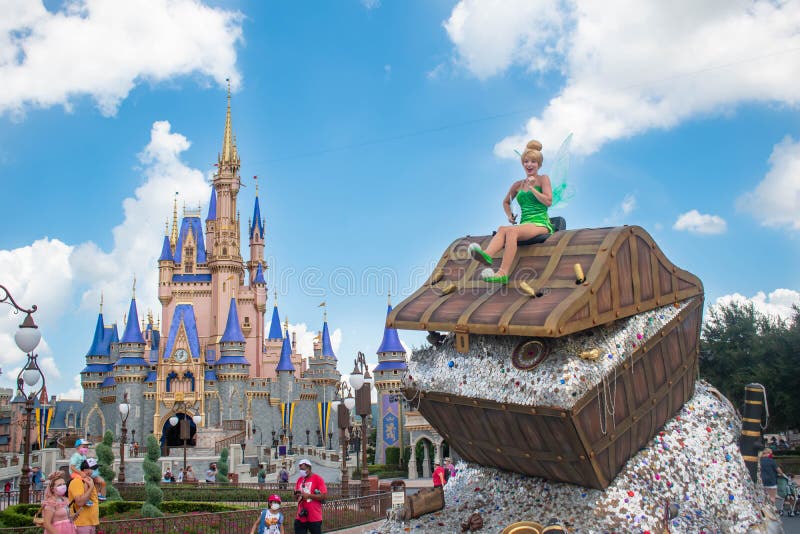 Tinker Bell on Beautiful Parade Float at Magic Kingdom 365 Editorial ...